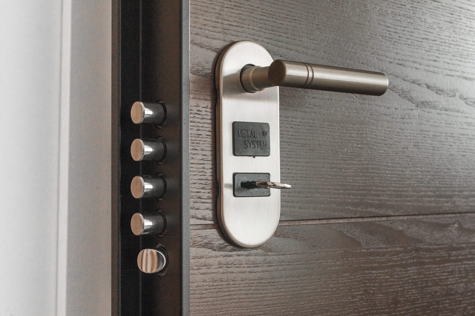 Top 7 Signs You Need a Commercial Lock Upgrade | Summer Prep Guide